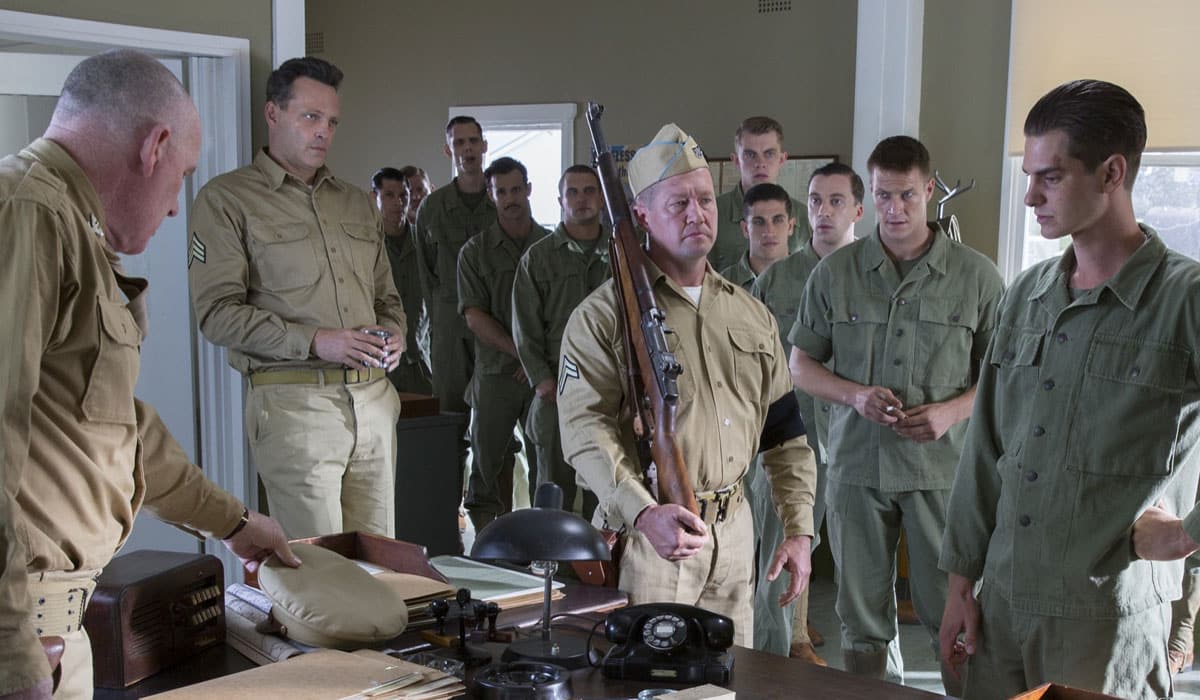 Primer vistazo a la dirigida por Mel Gibson, Hacksaw Ridge, promete ...